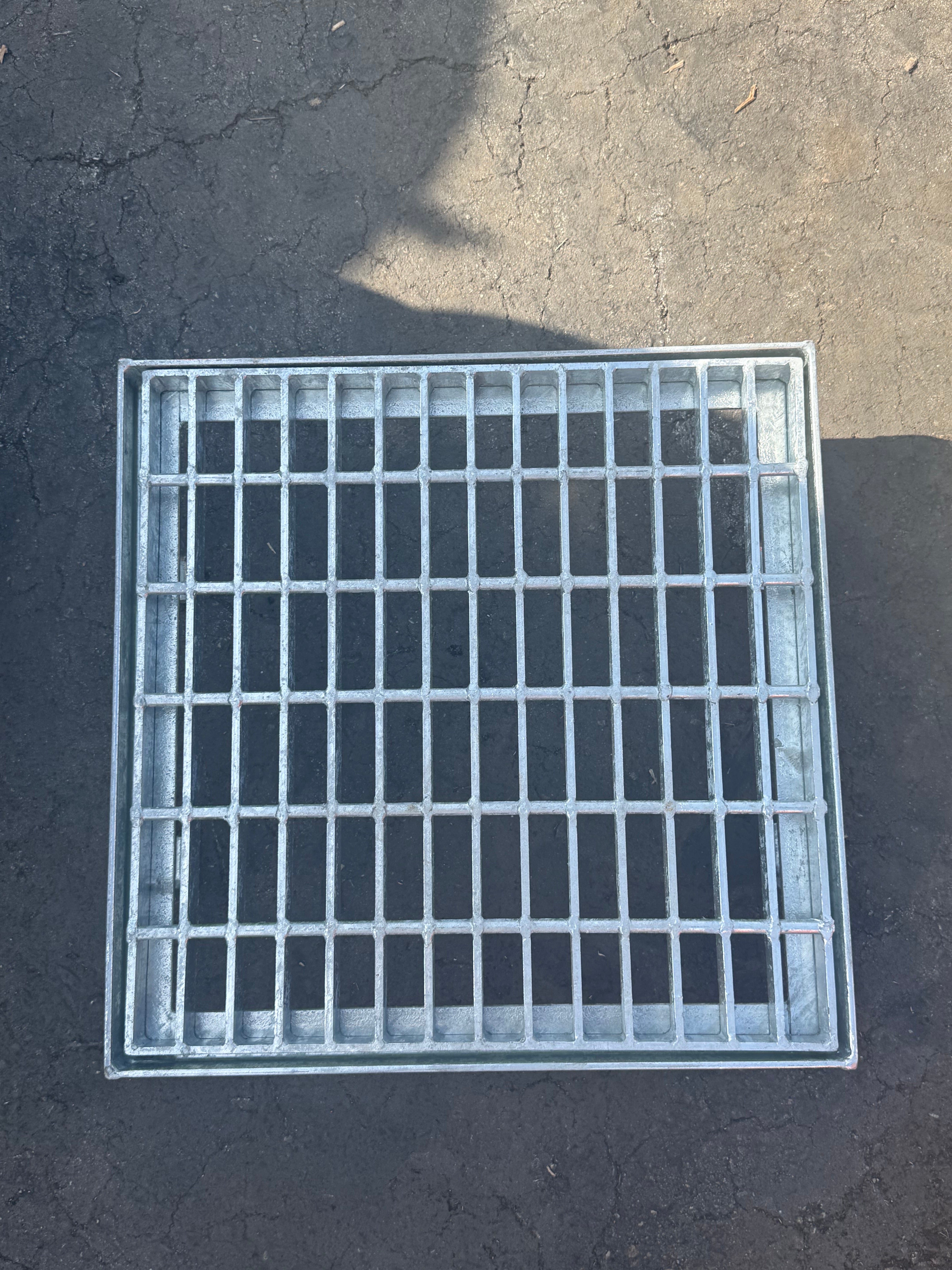 18"X18" Frame & Grate – Sullivan Steel Fabrication